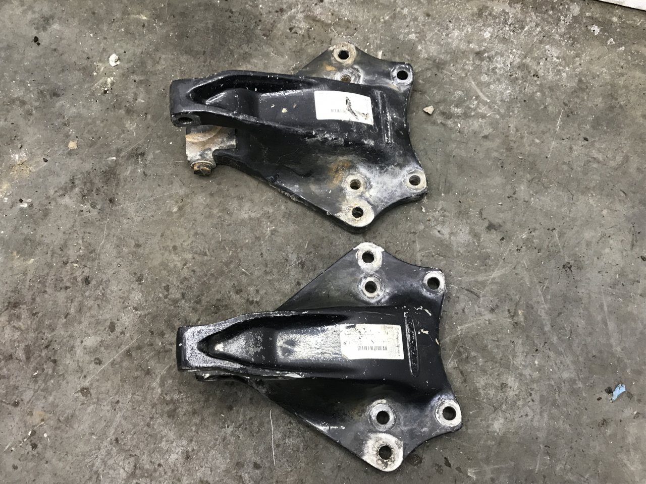 CM1 04 | Freightliner FLD120 Suspension Spring Hanger for Sale