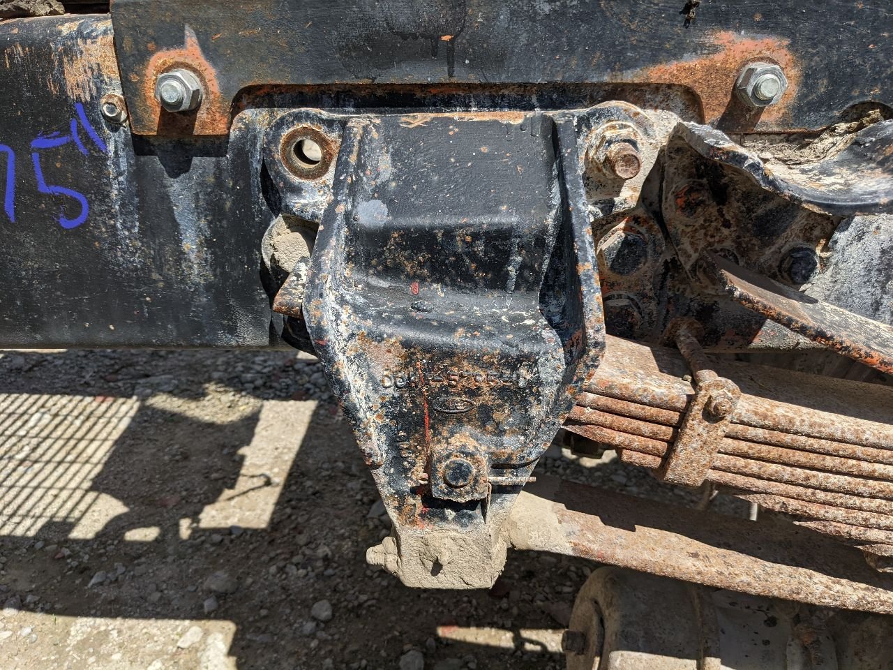 D0HT-5795-DA | Ford LN8000 Suspension Spring Hanger for Sale