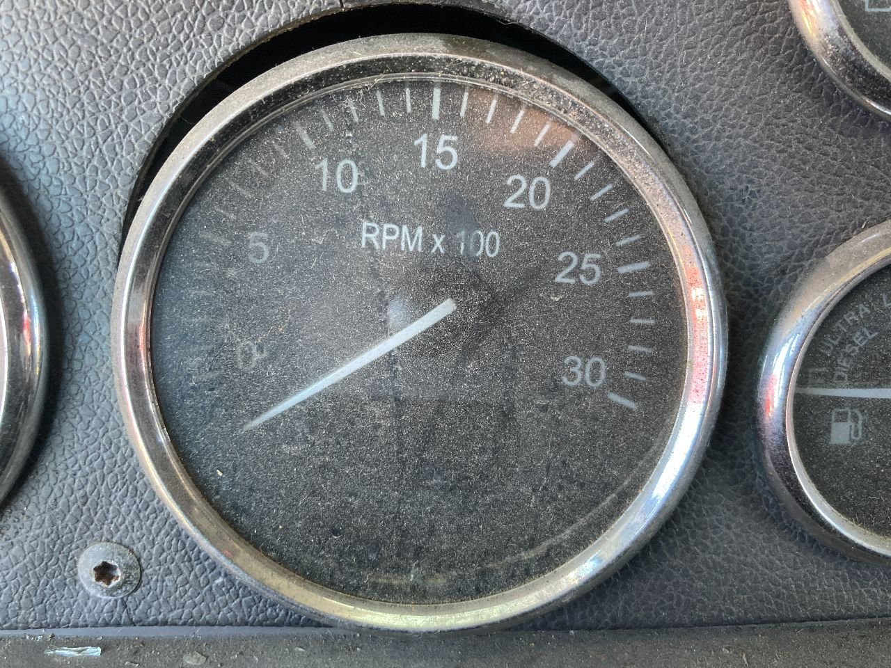Peterbilt 387 Tachometer for Sale