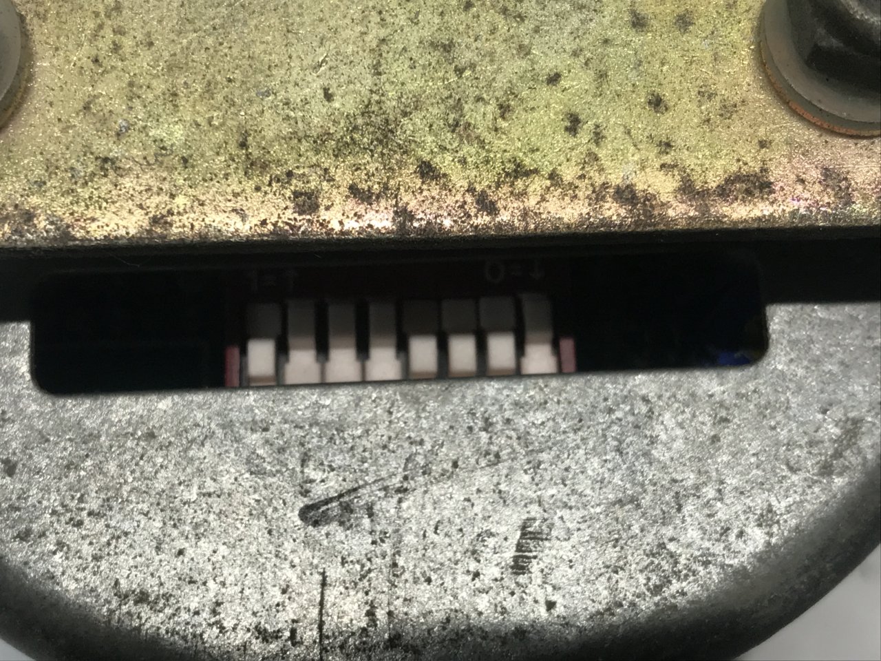 Freightliner FLD112 Tachometer for Sale