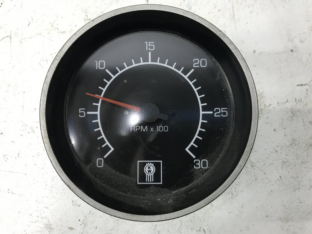 Q43-1020-15 | Kenworth T600 Tachometer for Sale