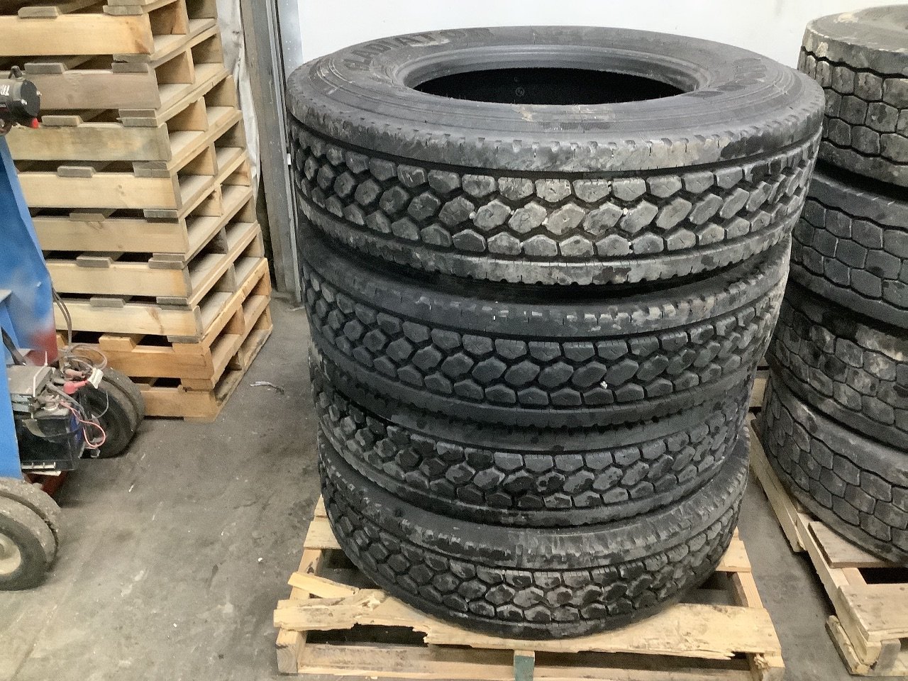 Freightliner CASCADIA Tires for Sale