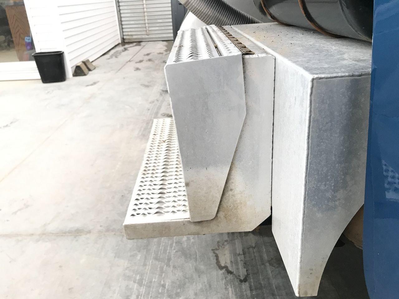 Peterbilt 367 Tool Box for Sale