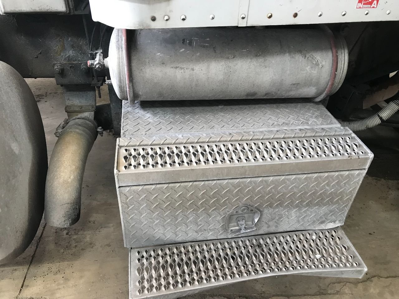 Peterbilt 385 Tool Box for Sale