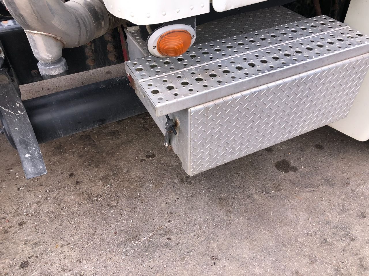 Freightliner COLUMBIA 120 Tool Box for Sale