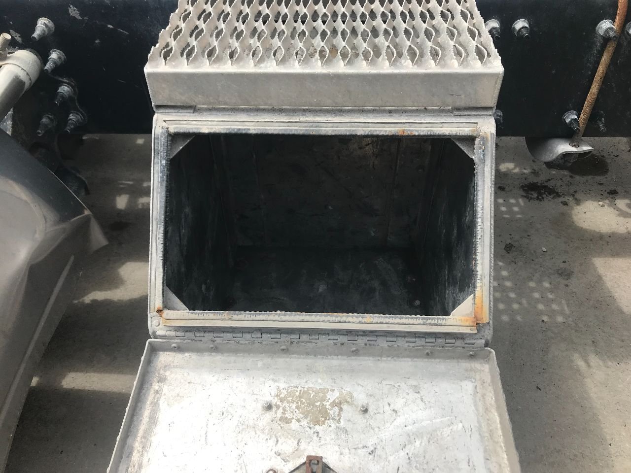 Volvo VNL Tool Box for Sale