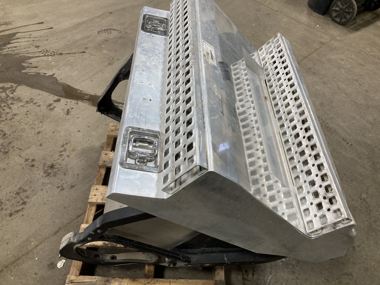Volvo WIA Tool Box for Sale
