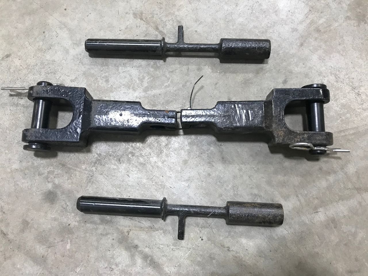 A206013 | Peterbilt 389 Tow Hook for Sale