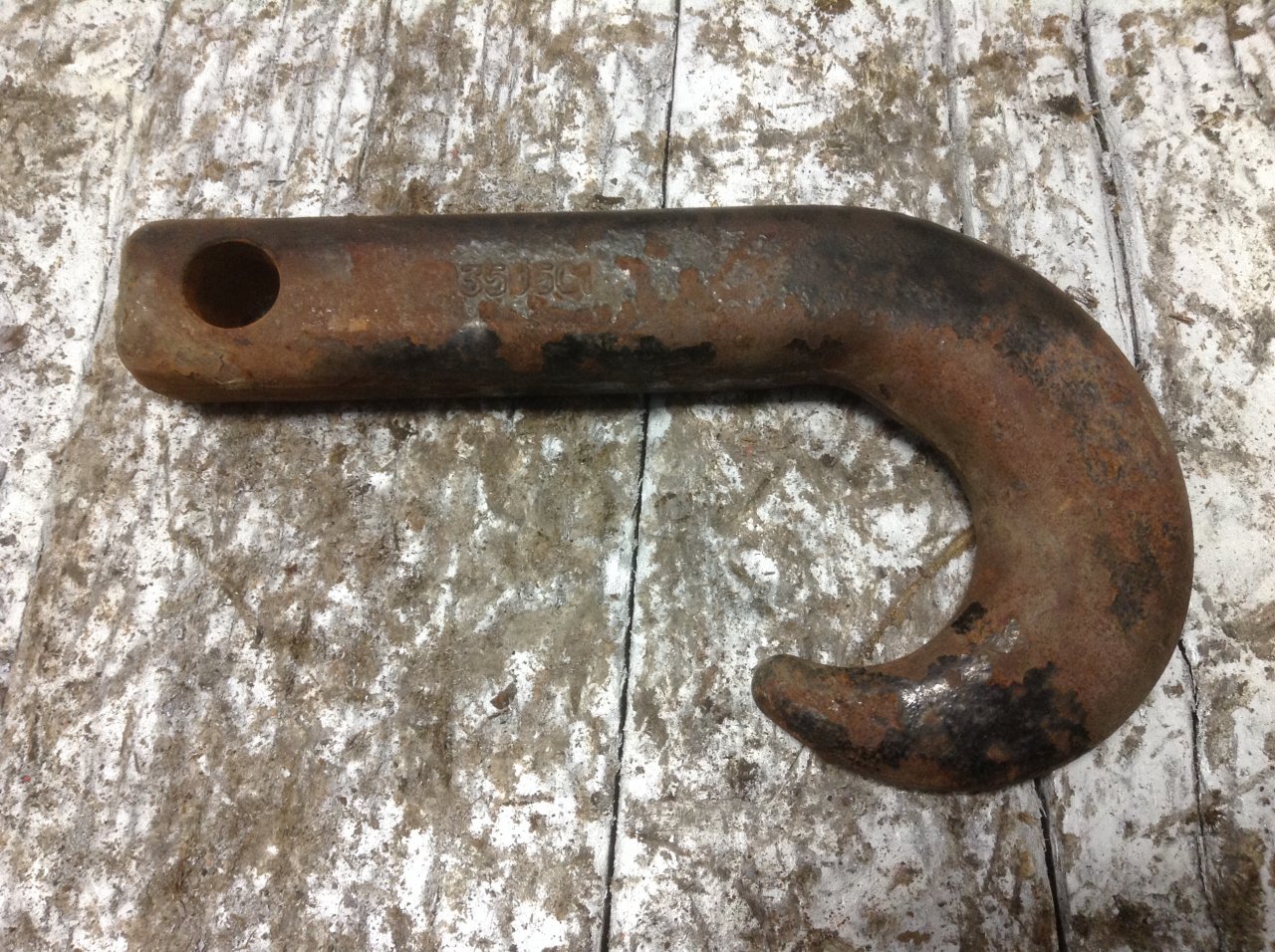 503505C1 | International 8100 Tow Hook for Sale