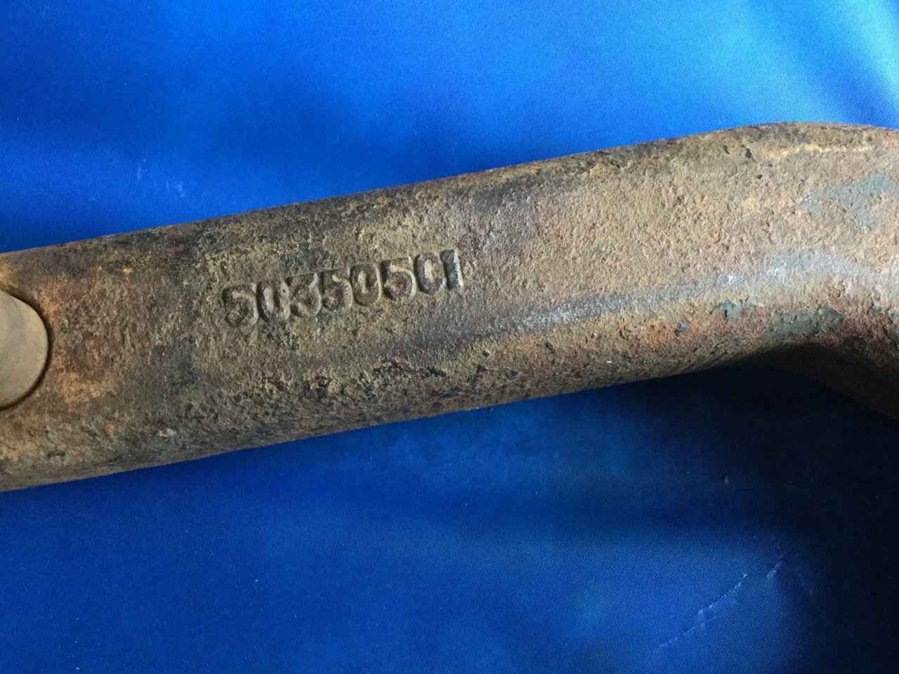 503505C1 | International 8600 Tow Hook for Sale