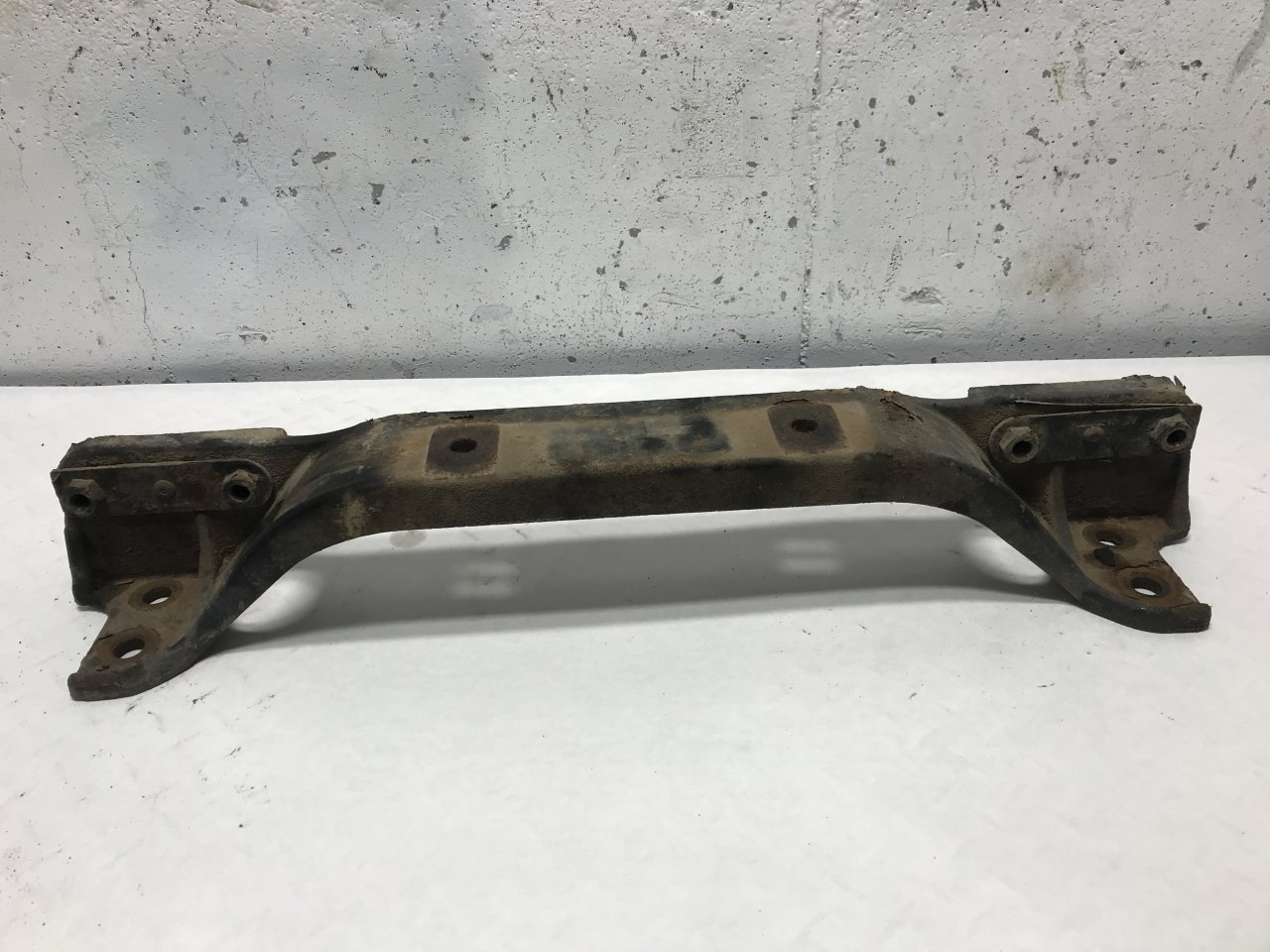 A17-14392-000 | Freightliner CLASSIC XL Transmission Support Bracket for Sa