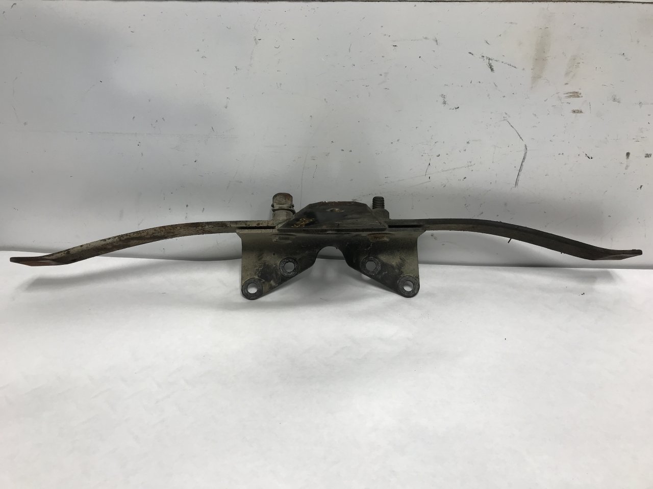 6802770440C | Freightliner FL70 Transmission Support Bracket for Sale