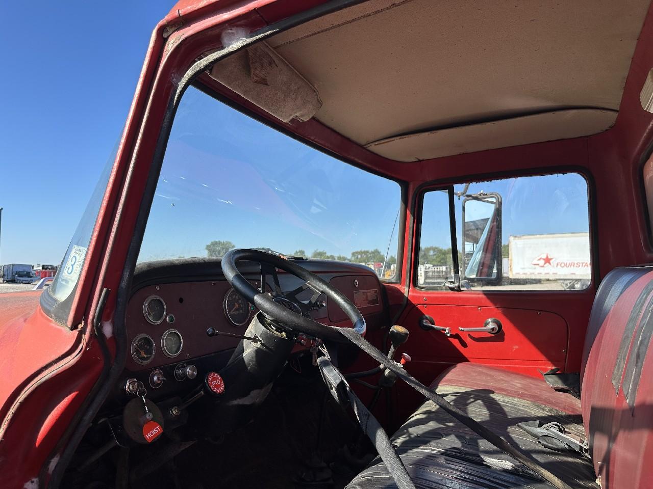 International 1600 LOADSTAR Parts Unit for Sale