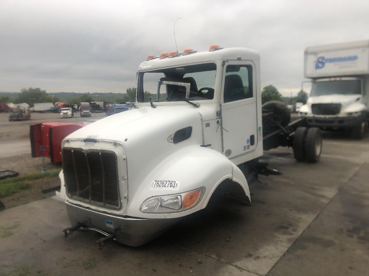 Peterbilt 325 Parts Unit for Sale