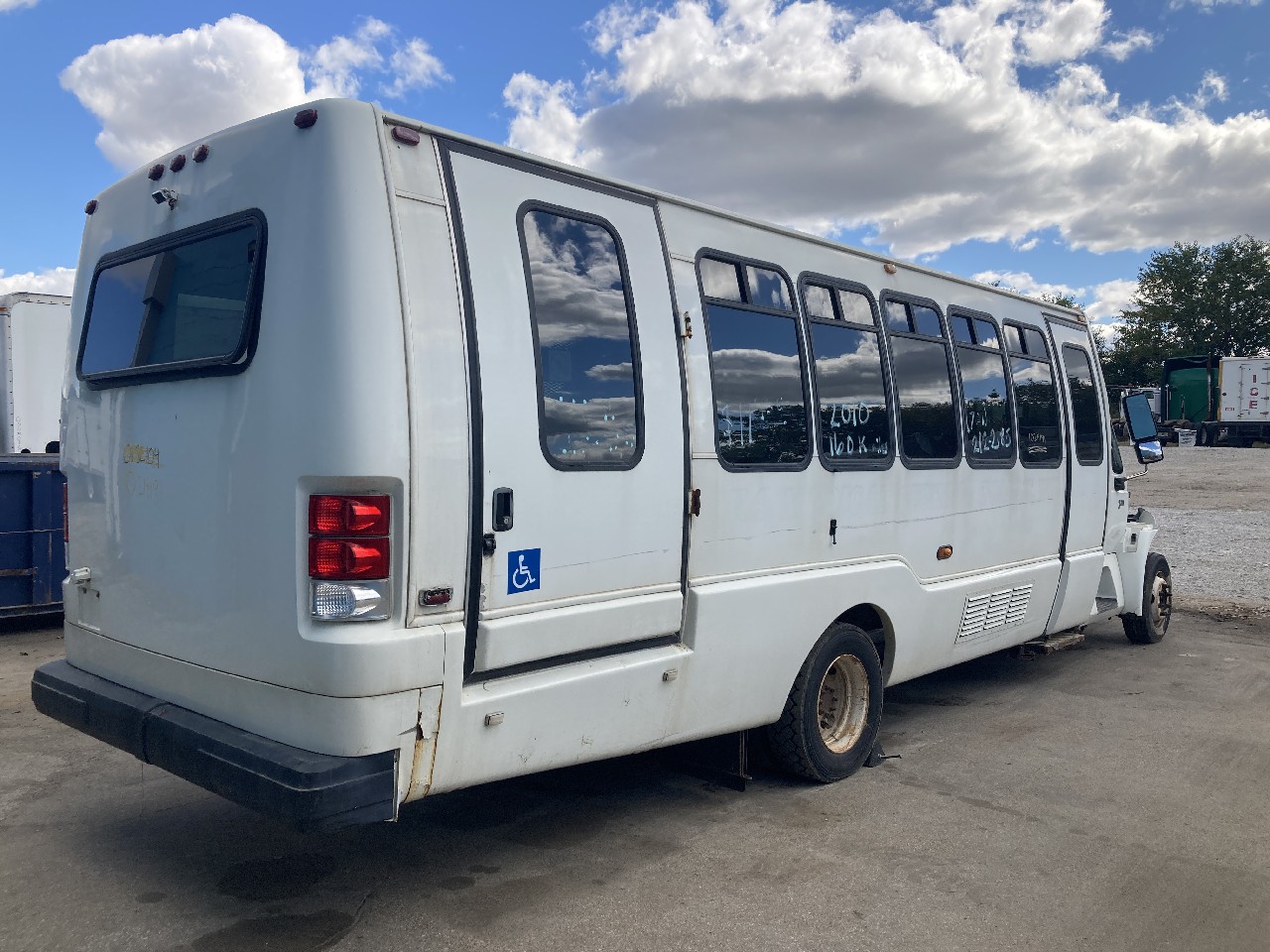 International 3300 Parts Unit for Sale