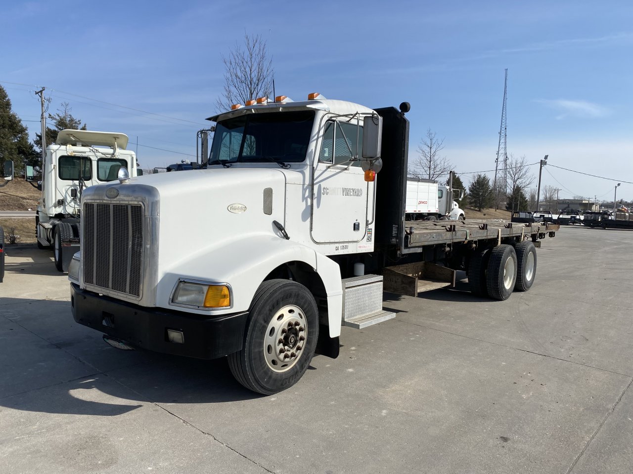 Peterbilt 385 Truck for Sale