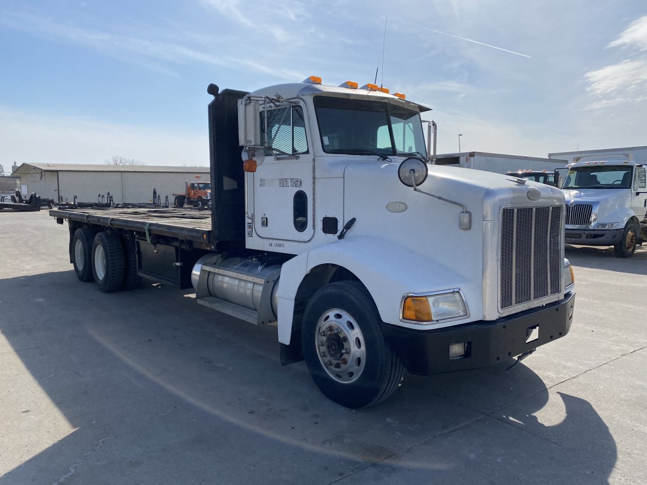 Peterbilt 385 Truck for Sale