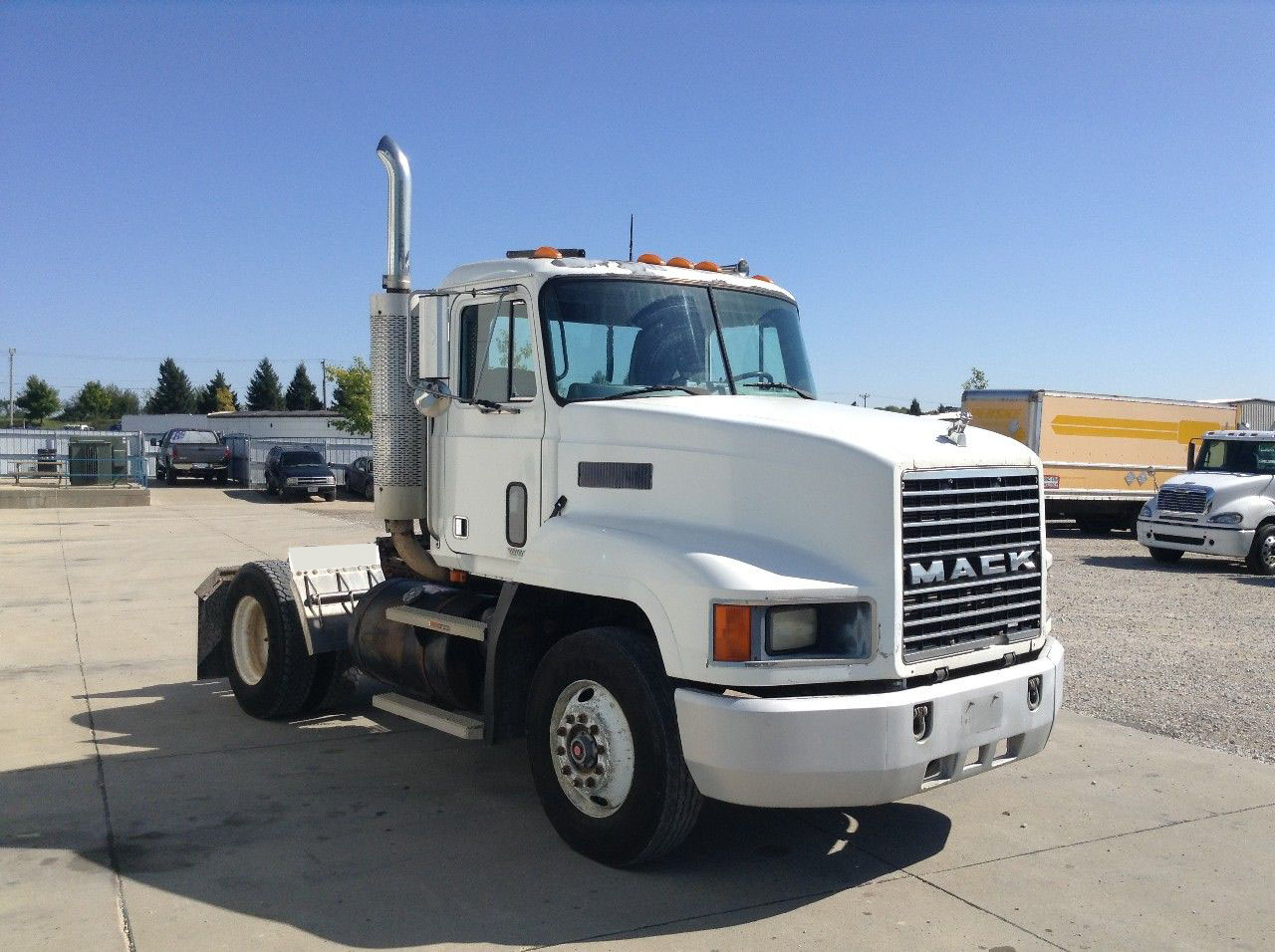 Mack Tractor, Single Axle Truck for Sale