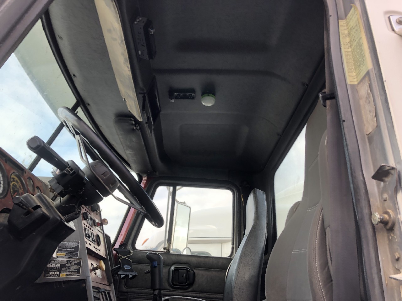 Mack CL600 Parts Unit for Sale