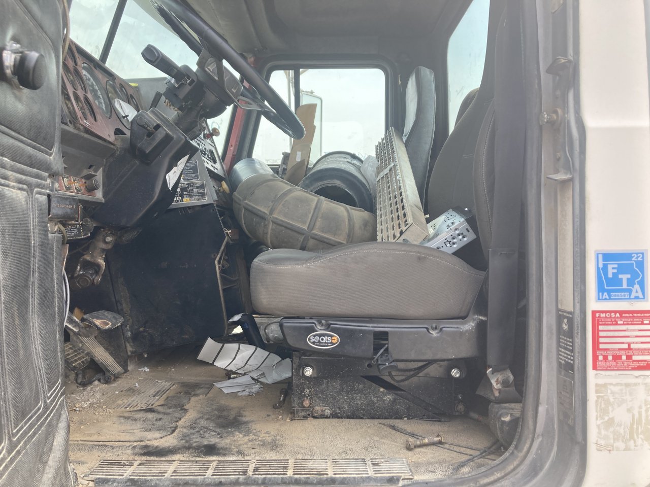 Mack CL600 Parts Unit for Sale