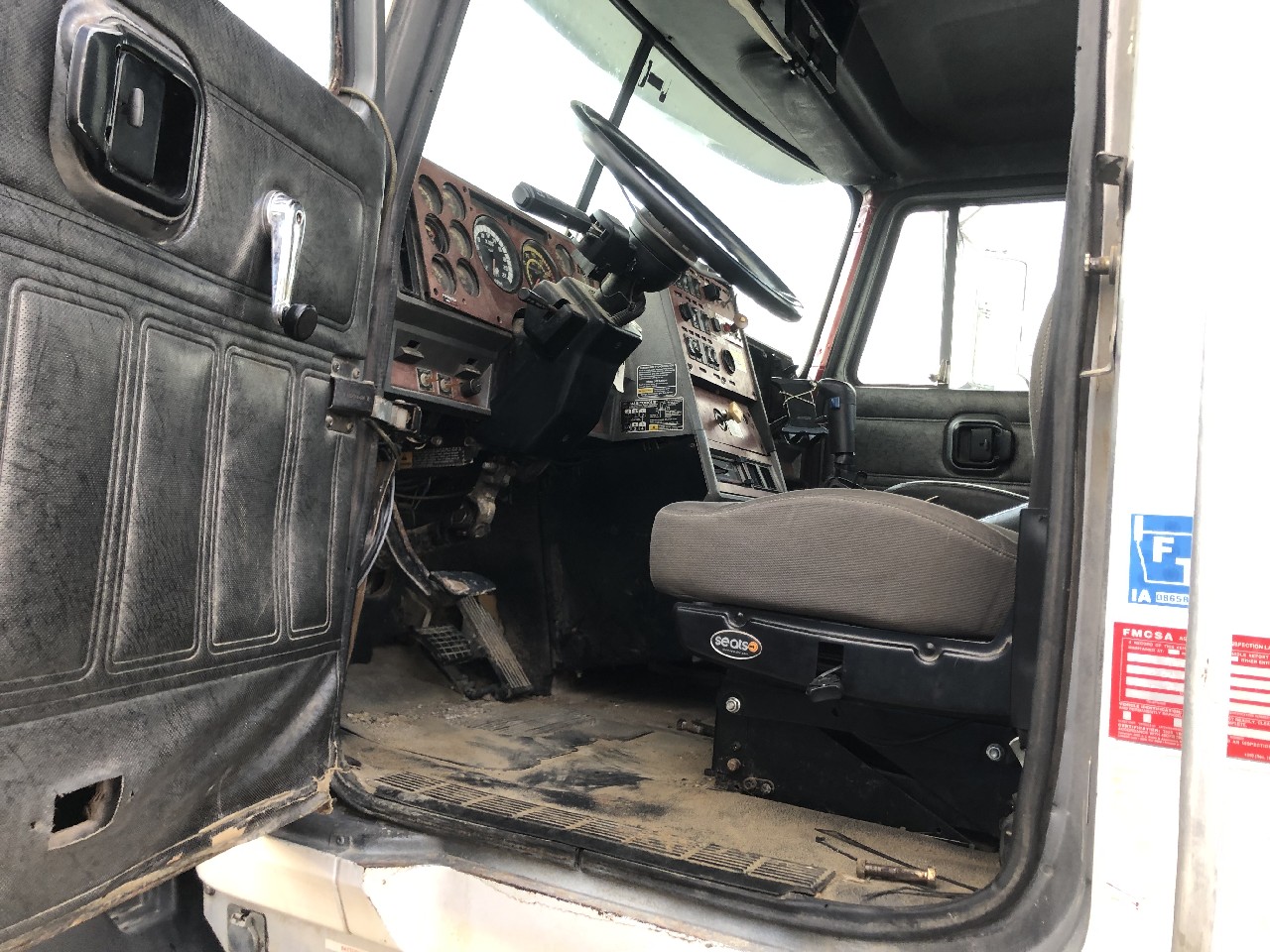 Mack CL600 Parts Unit for Sale