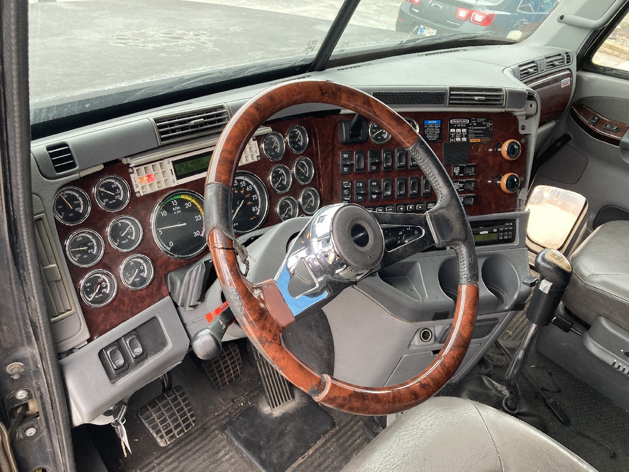 Freightliner CORONADO Truck for Sale