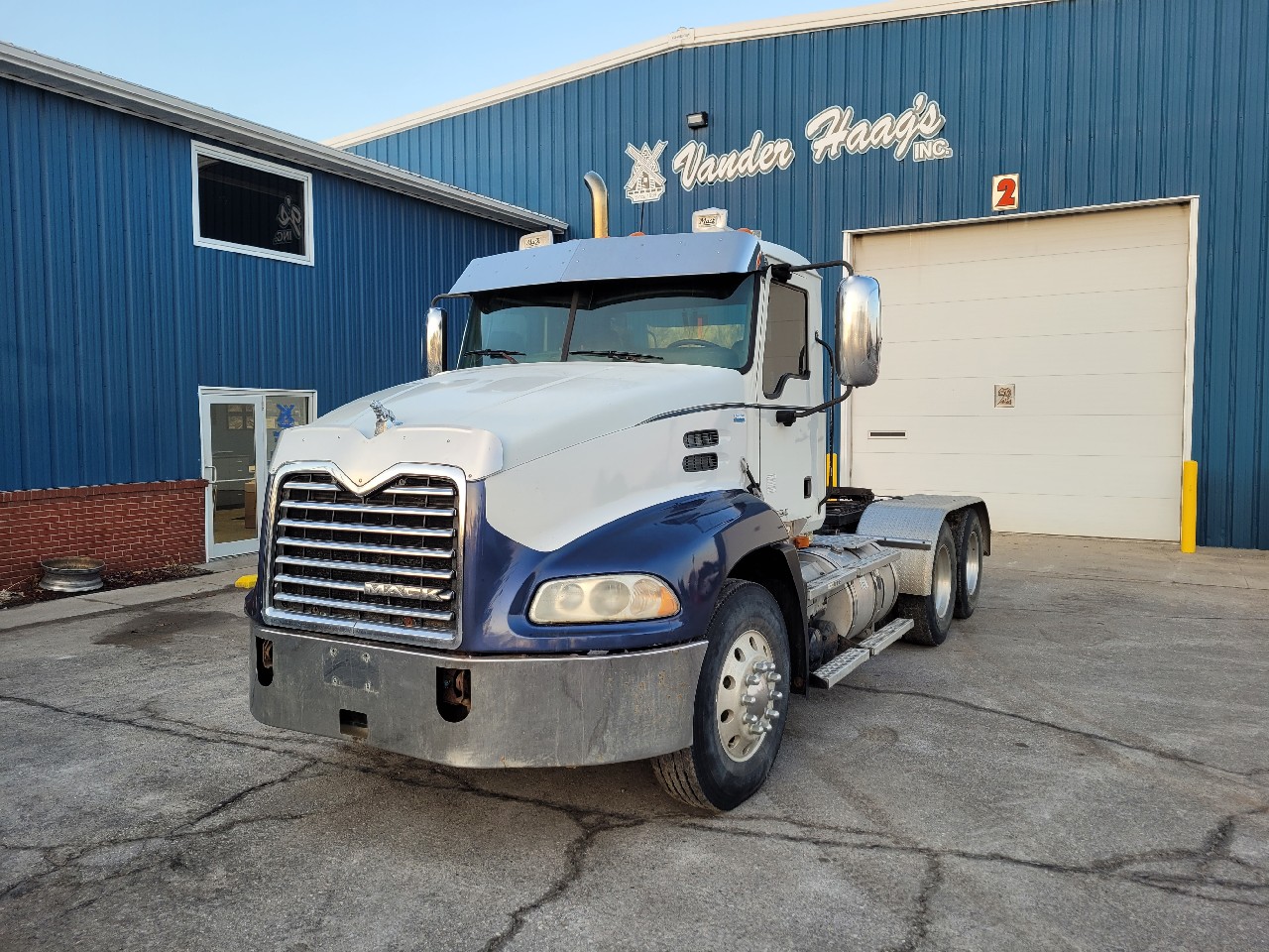 Mack CXU613 Truck for Sale