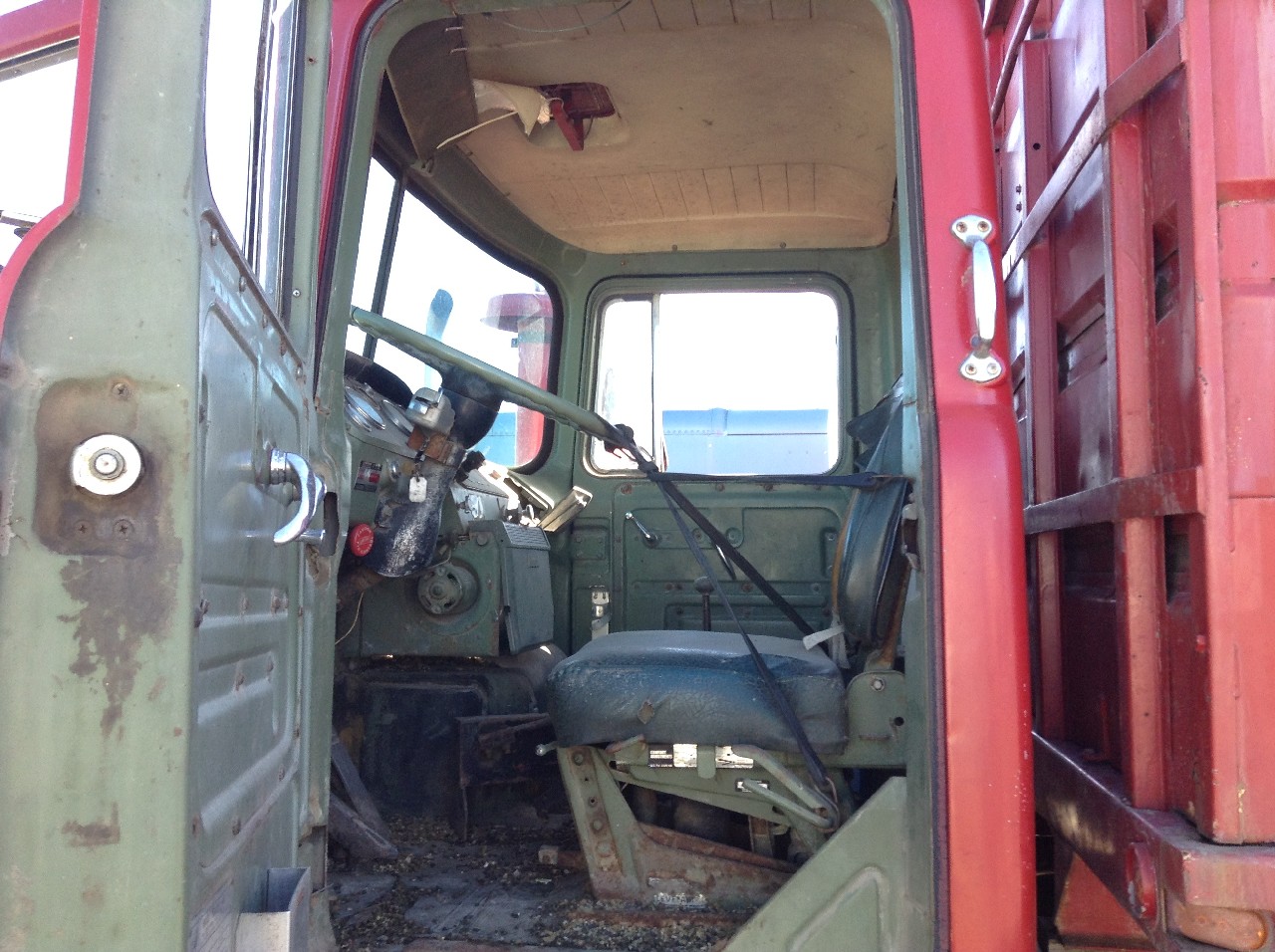 Mack DM400 Parts Unit for Sale