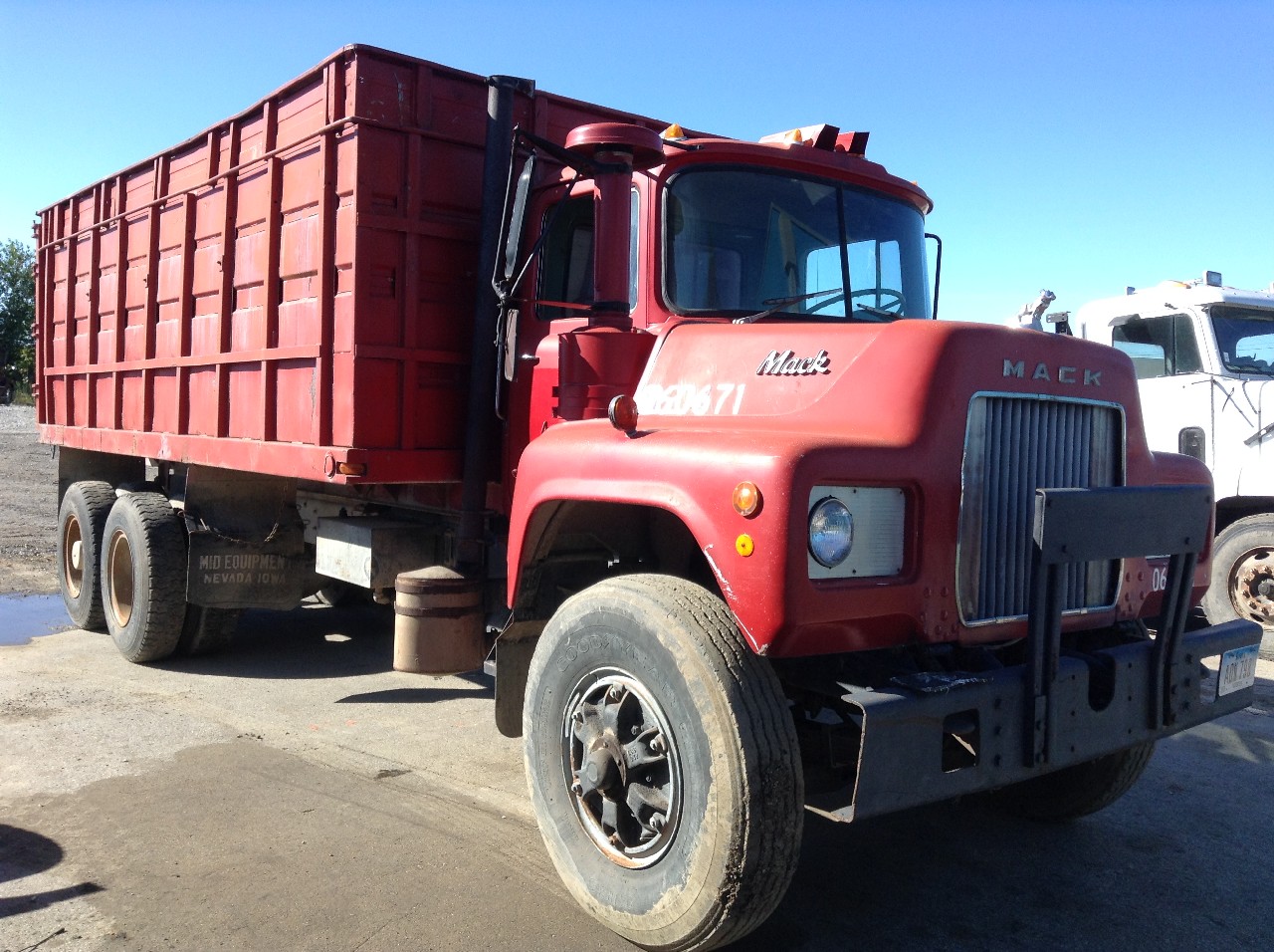 Mack DM400 Parts Unit for Sale