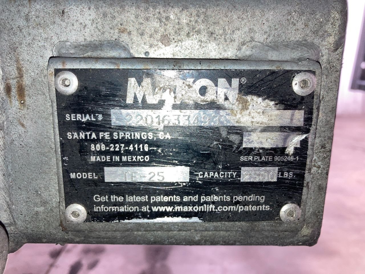 Maxon TE-25L Liftgate for Sale