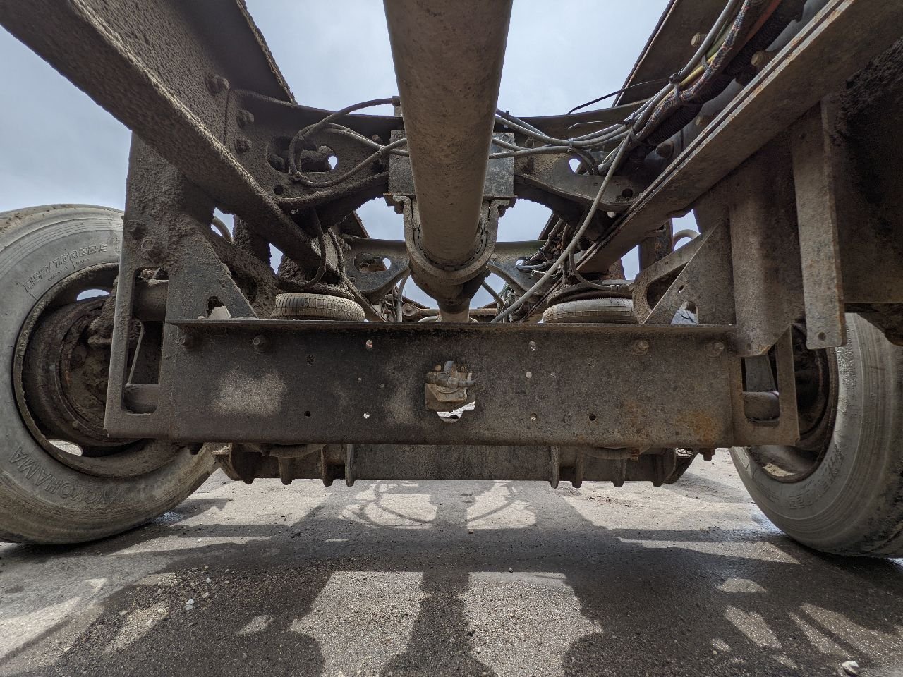 Link Mfg Lift (Tag / Pusher) Axle for Sale