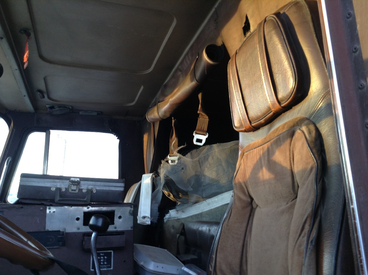 Mack FL (COE) Parts Unit for Sale