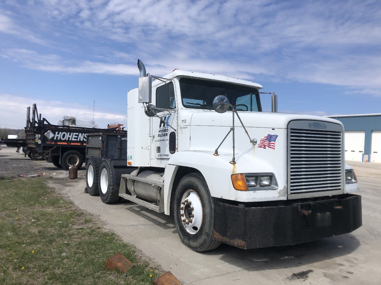 Freightliner FLD120 Speedometer Instrument Cluster for Sale