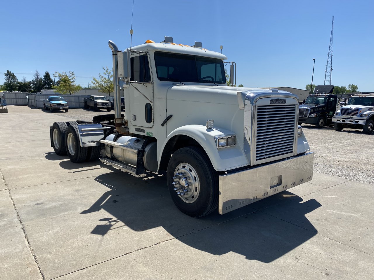 Freightliner FLD120SD Truck for Sale