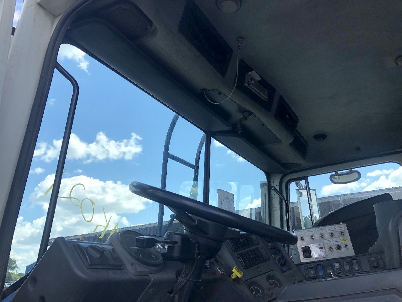 Mack MRU613 Parts Unit for Sale