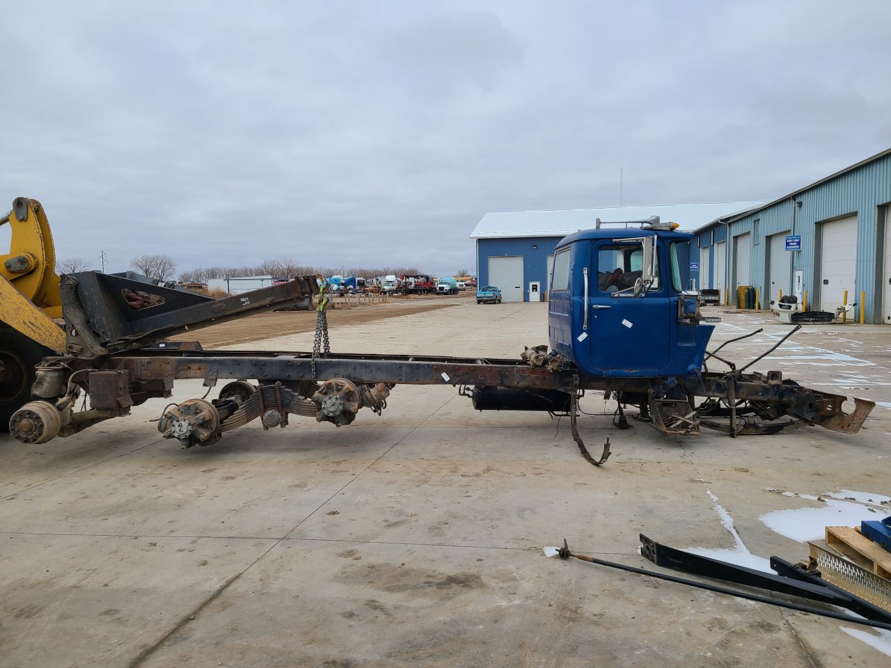 Mack R600 Parts Unit for Sale