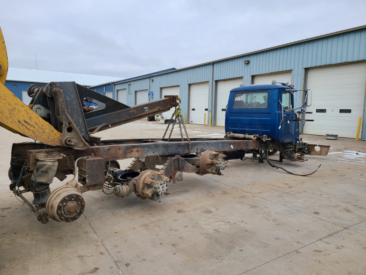 Mack R600 Parts Unit for Sale