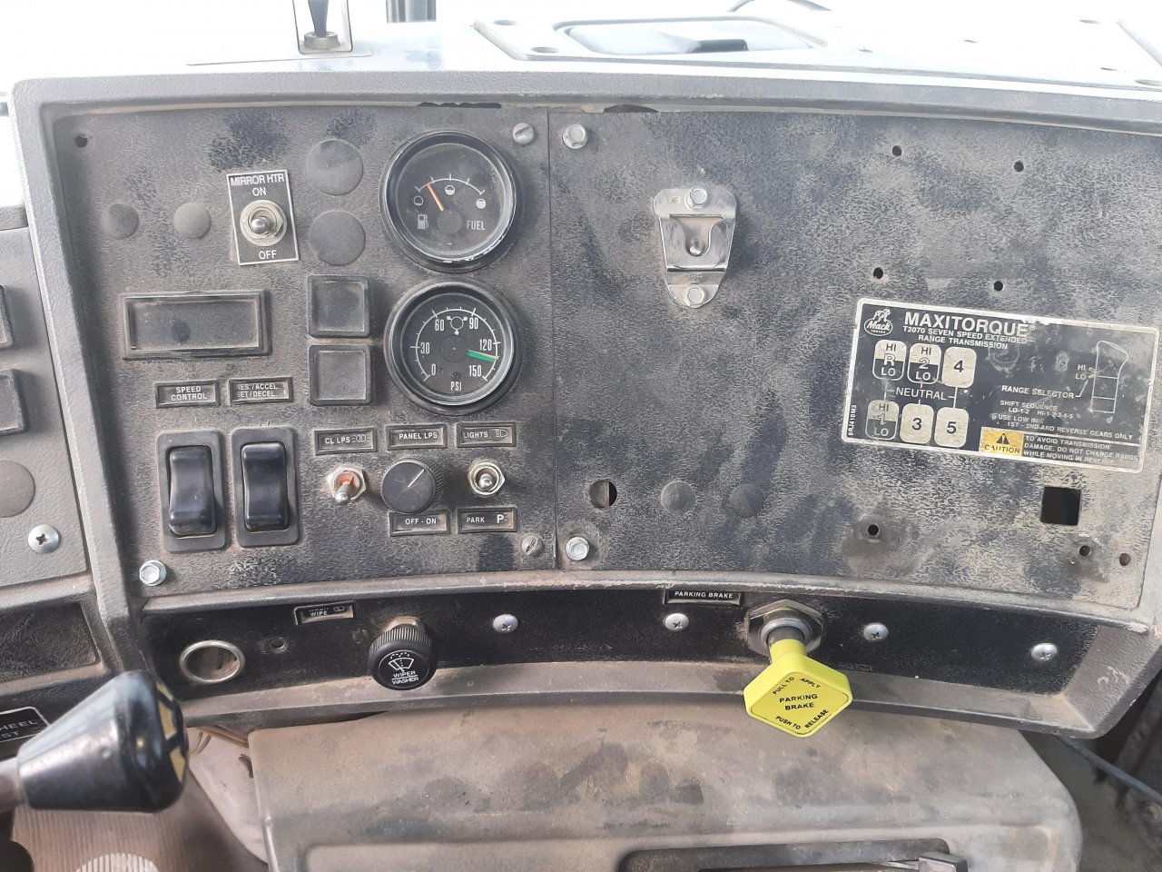 Mack RD600 Truck for Sale