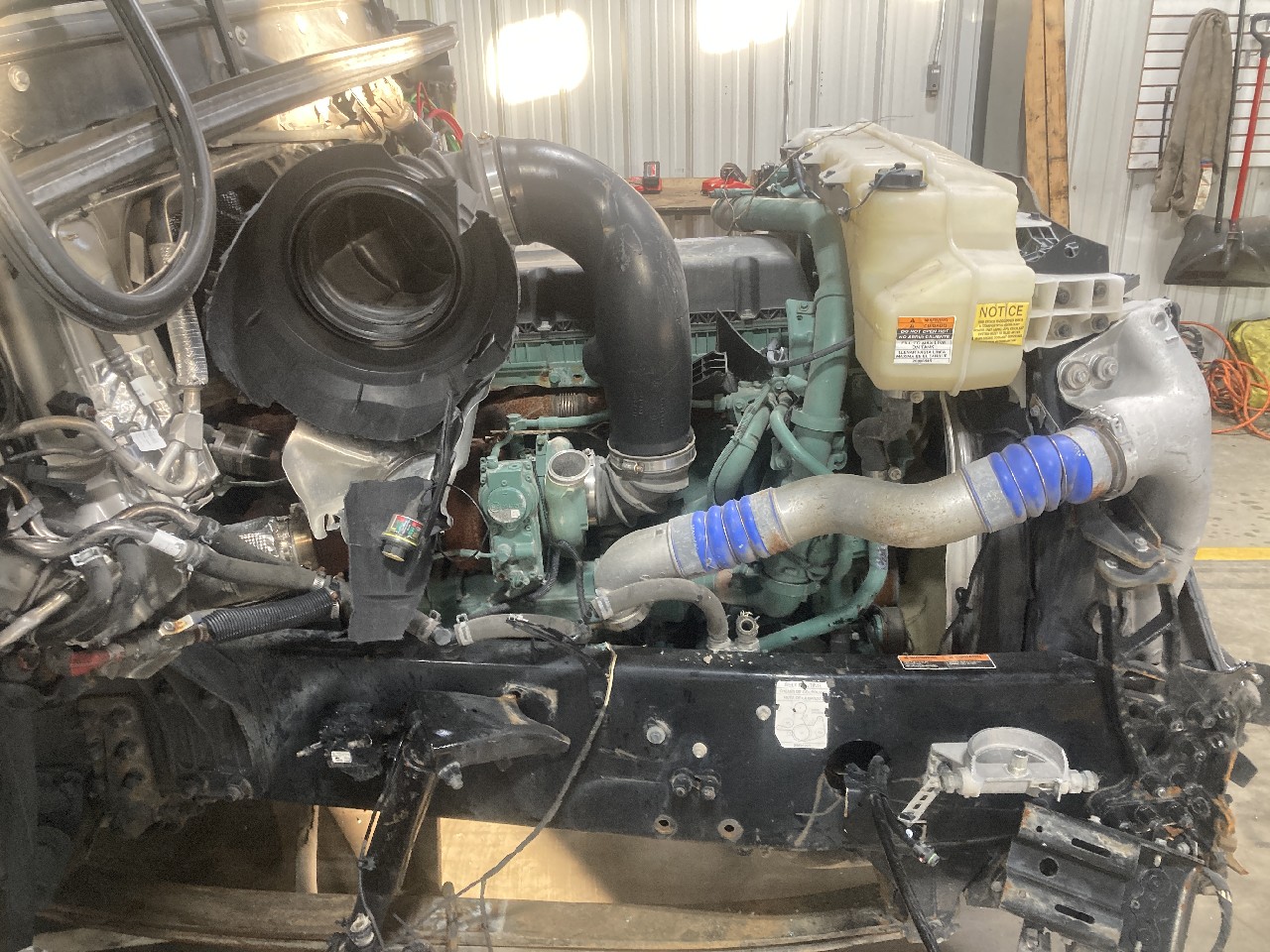 84752175 | Volvo VNL Cab Interior Part for Sale