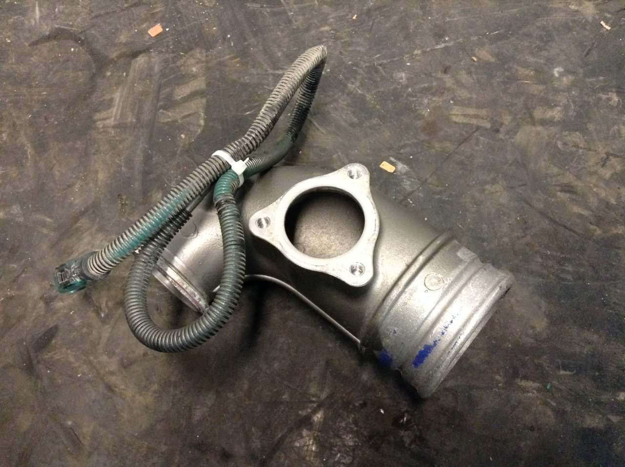 21095141 | Volvo D13 Turbo Connection for Sale