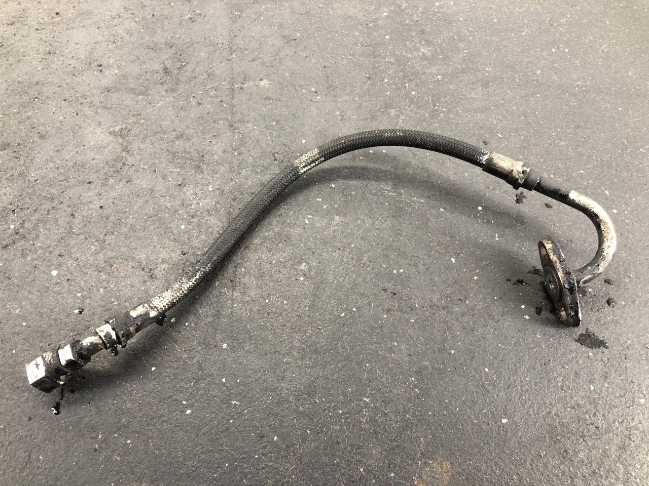 3820359 | Cummins L10 Engine Oil Line for Sale