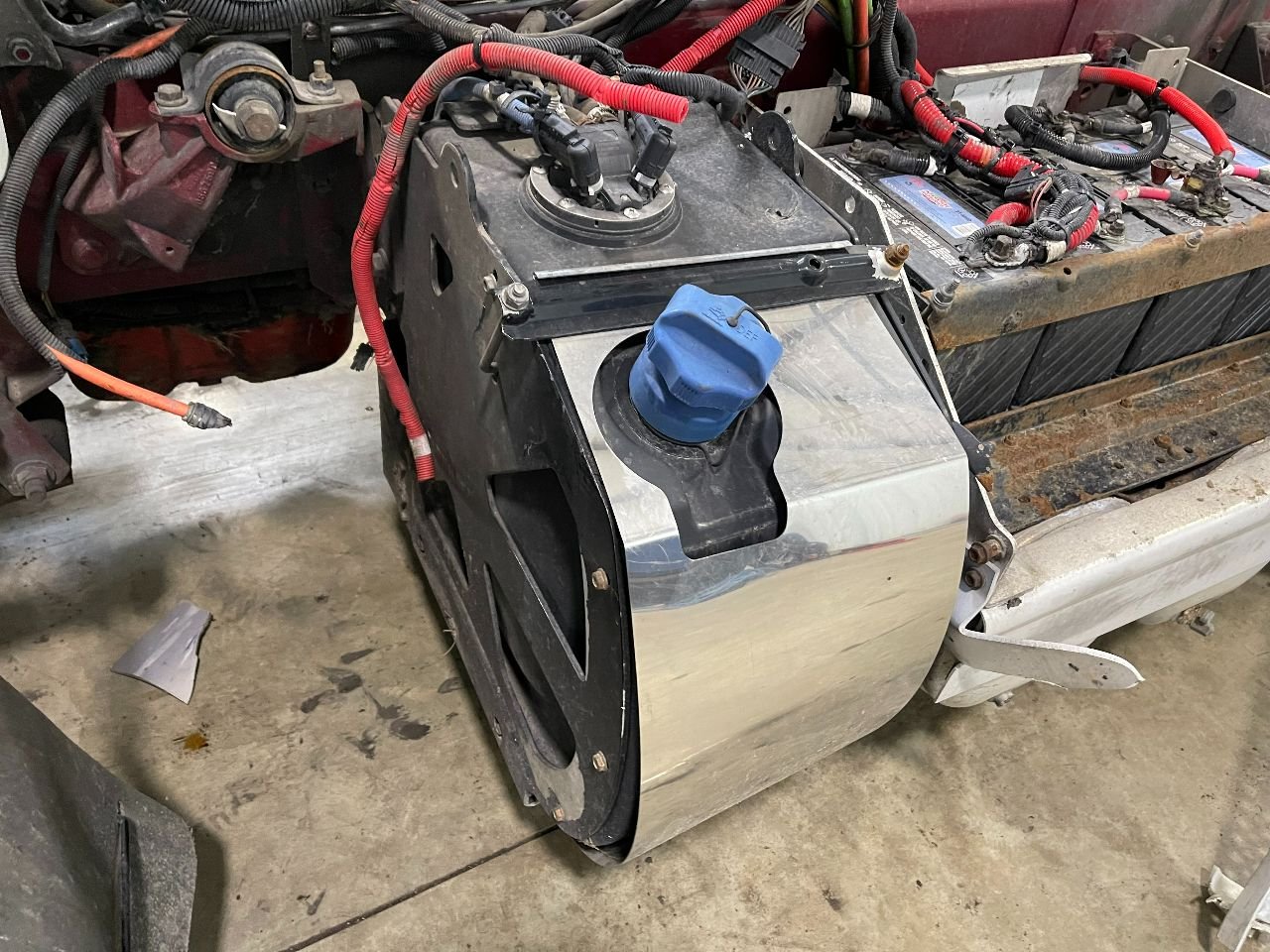 International 9900 DEF | Urea Tank for Sale