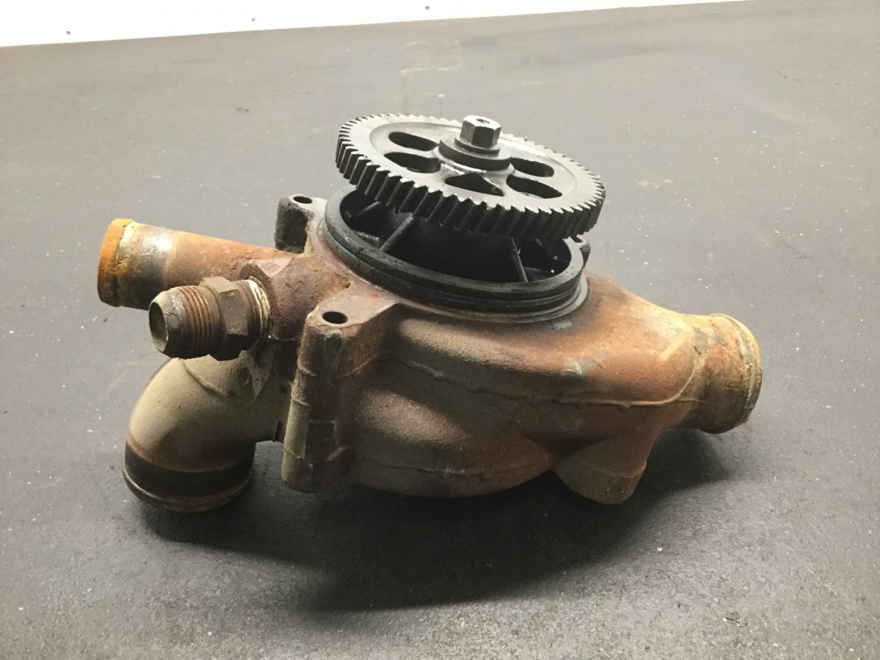 23517027 | Detroit 60 SER 12.7 Engine Water Pump for Sale