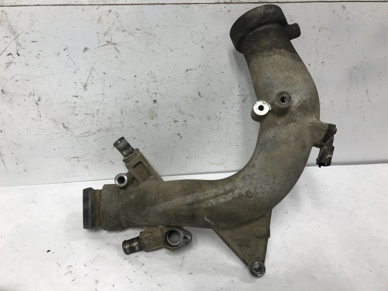 3005313C3 | International MAXXFORCE 13 Water Transfer Tube for Sale