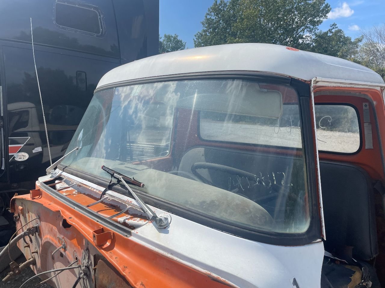 International 1700 LOADSTAR Windshield for Sale