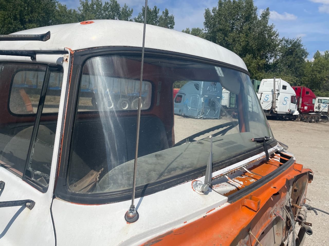 International 1700 LOADSTAR Windshield for Sale