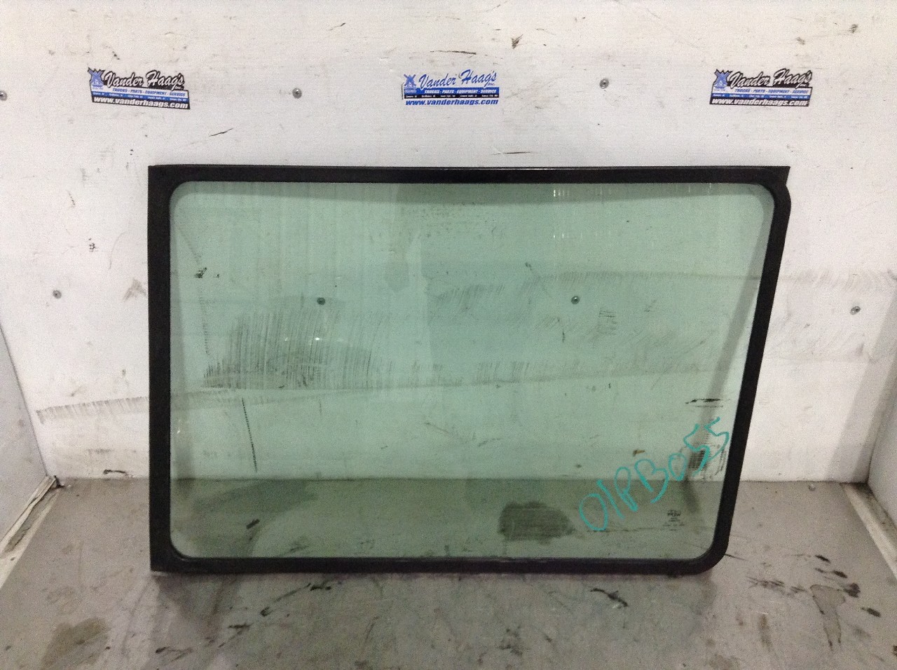 Peterbilt 378 Windshield for Sale