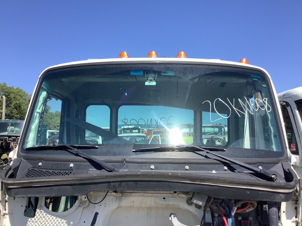 Kenworth T680 Windshield for Sale
