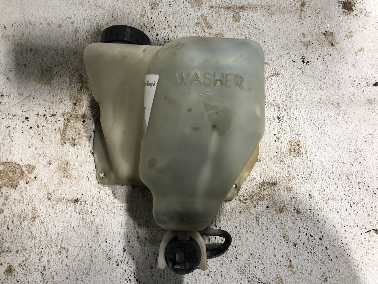 R86-6001 | Peterbilt 379 Windshield Washer Reservoir for Sale
