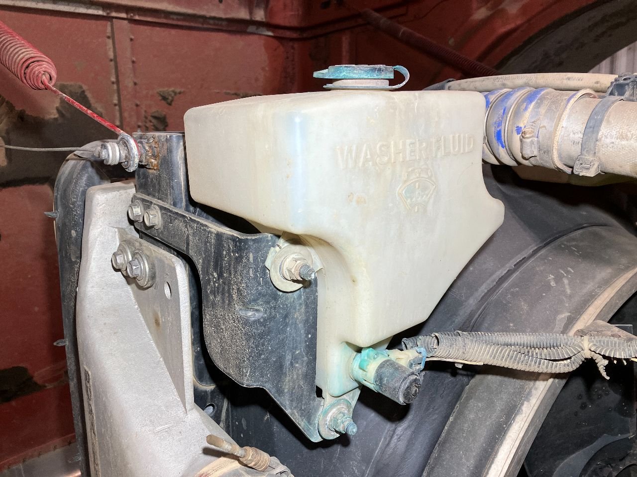 FX155001 | Peterbilt 389 Windshield Washer Reservoir for Sale